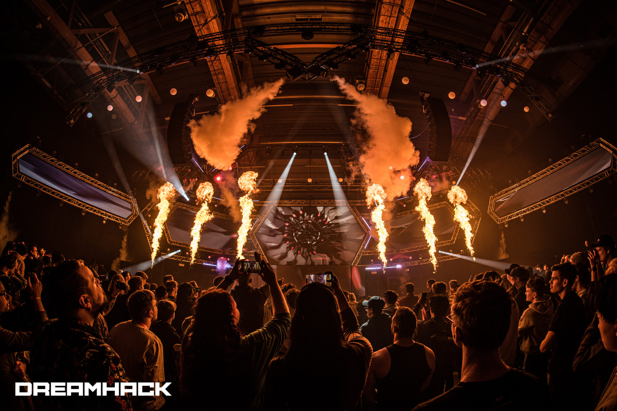 DreamHack Winter 2022 Welcomed over 42,000 Attendees - ESL FACEIT Group